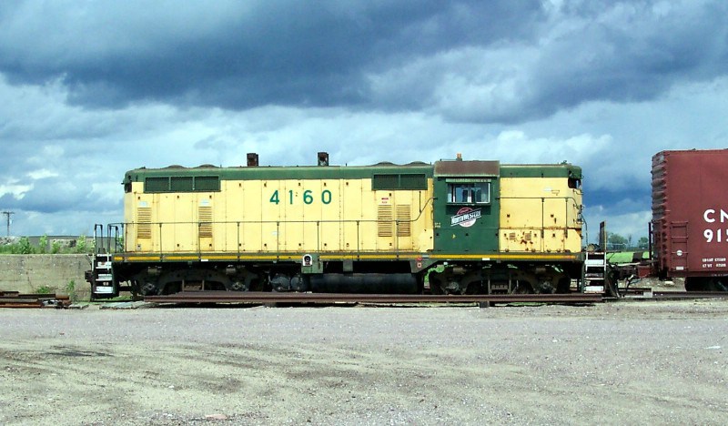 CNW 4160 alone and neglected